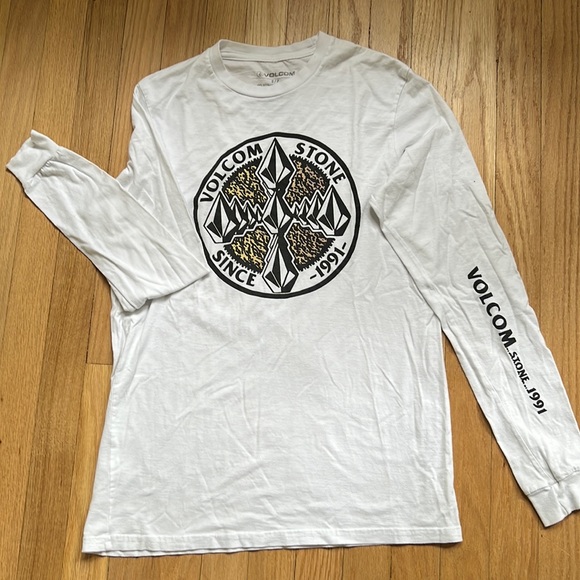Volcom | Shirts | Volcom 0 Cotton Long Sleeve Mens Small Tee Shirt ...